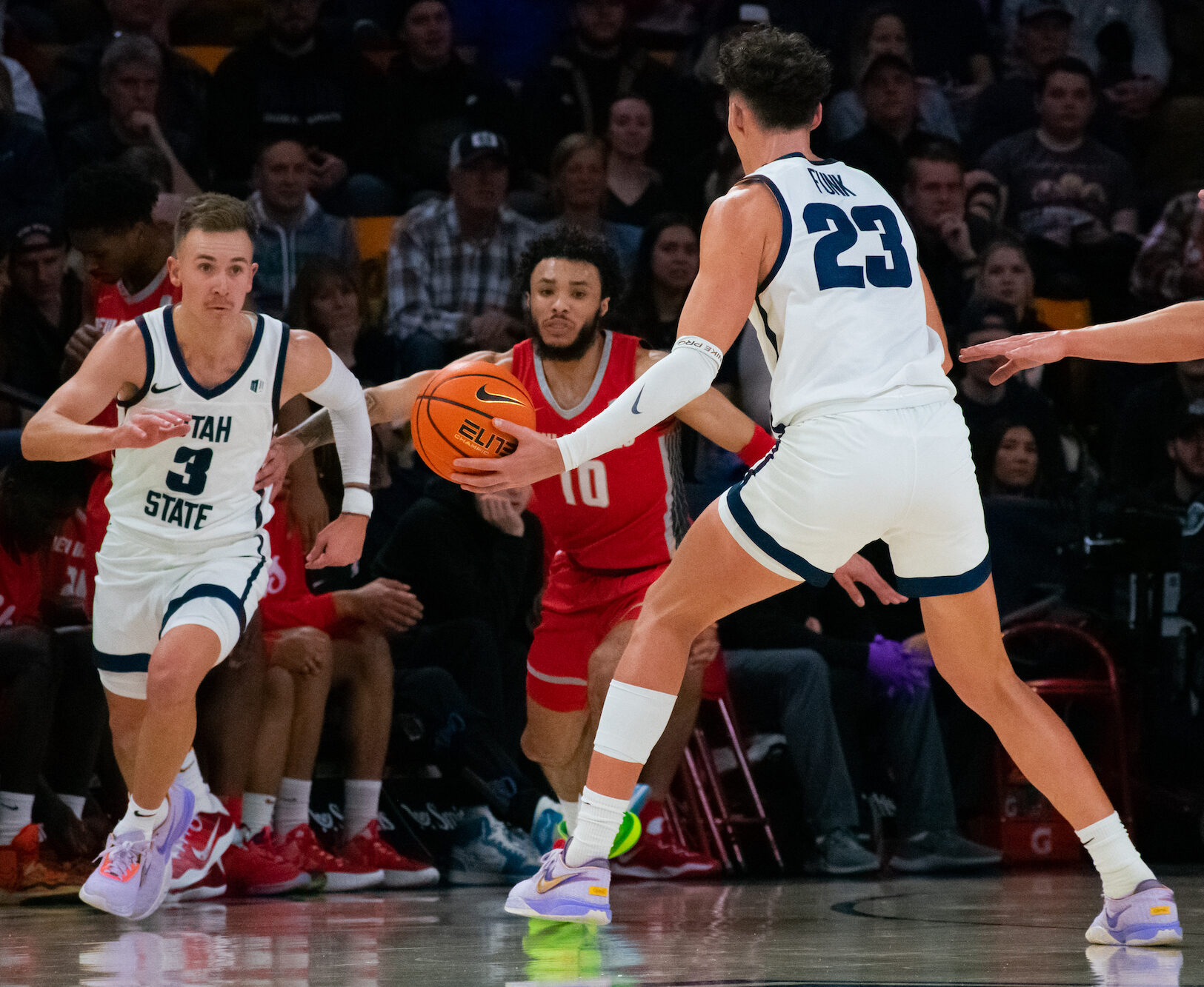 USU MBB: Bairstow, big first half send Lobos packing - The Utah Statesman